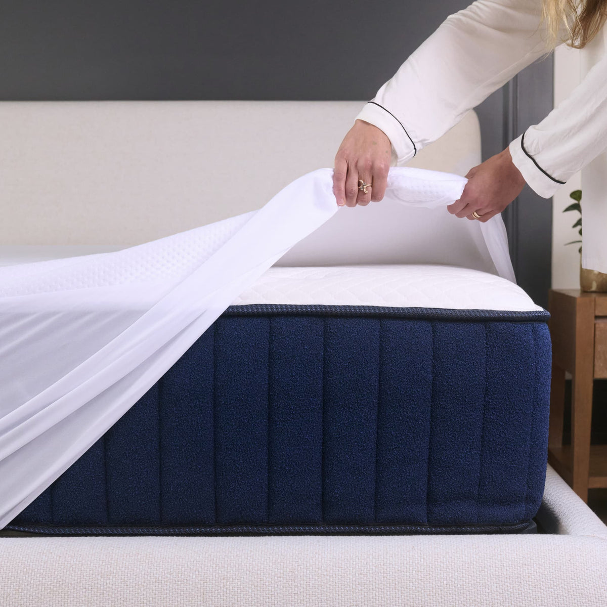 Waterproof Knit Mattress Protector | Moon Pod